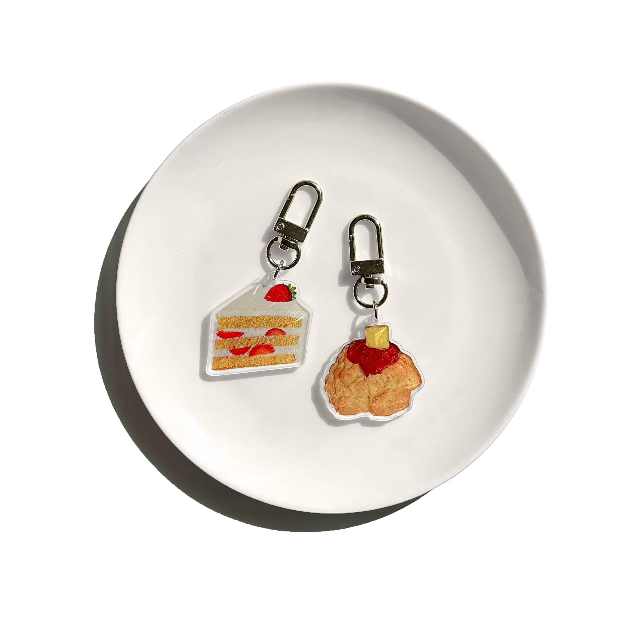 기타디자인용품 > Strawberry Jam Butter Scone Key Ring | 오늘의집 쇼핑