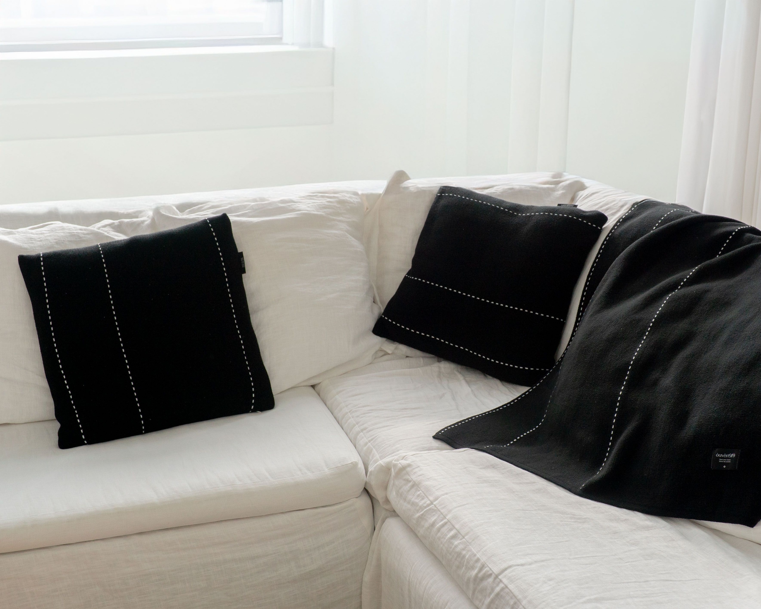 쿠션·등쿠션 > BLACK SCREEN Cushion cover 블랙스크린 순면 쿠션 커버 (45x45) | 오늘의집 쇼핑