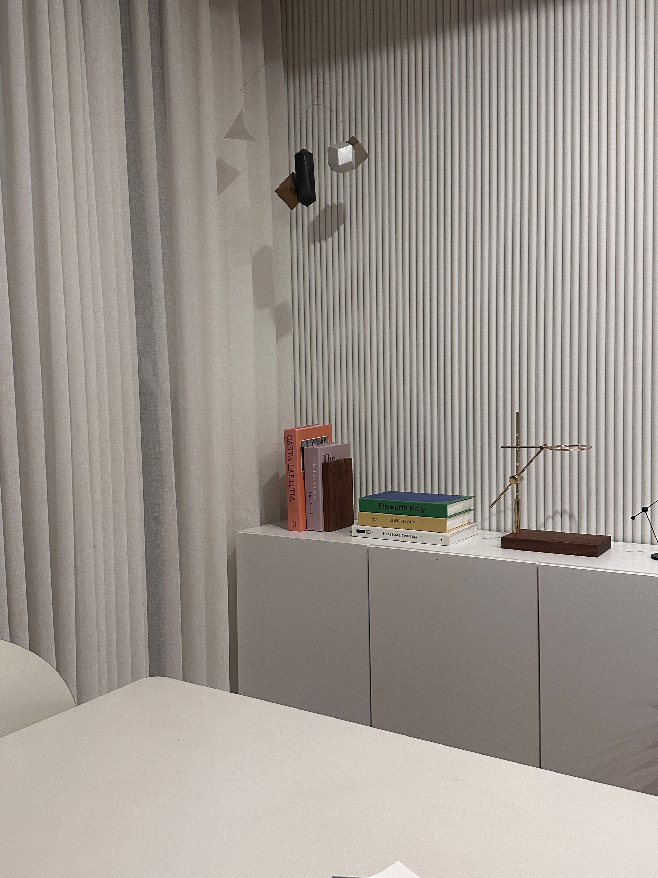 '[리퍼] 모노 높은 수납장 1200 E0목재 LPM 다용도 슬림 선반 와이드 수납장' 제품으로 꾸민 유저들의 스타일링샷 | 오늘의집 유저들의 집꾸미기