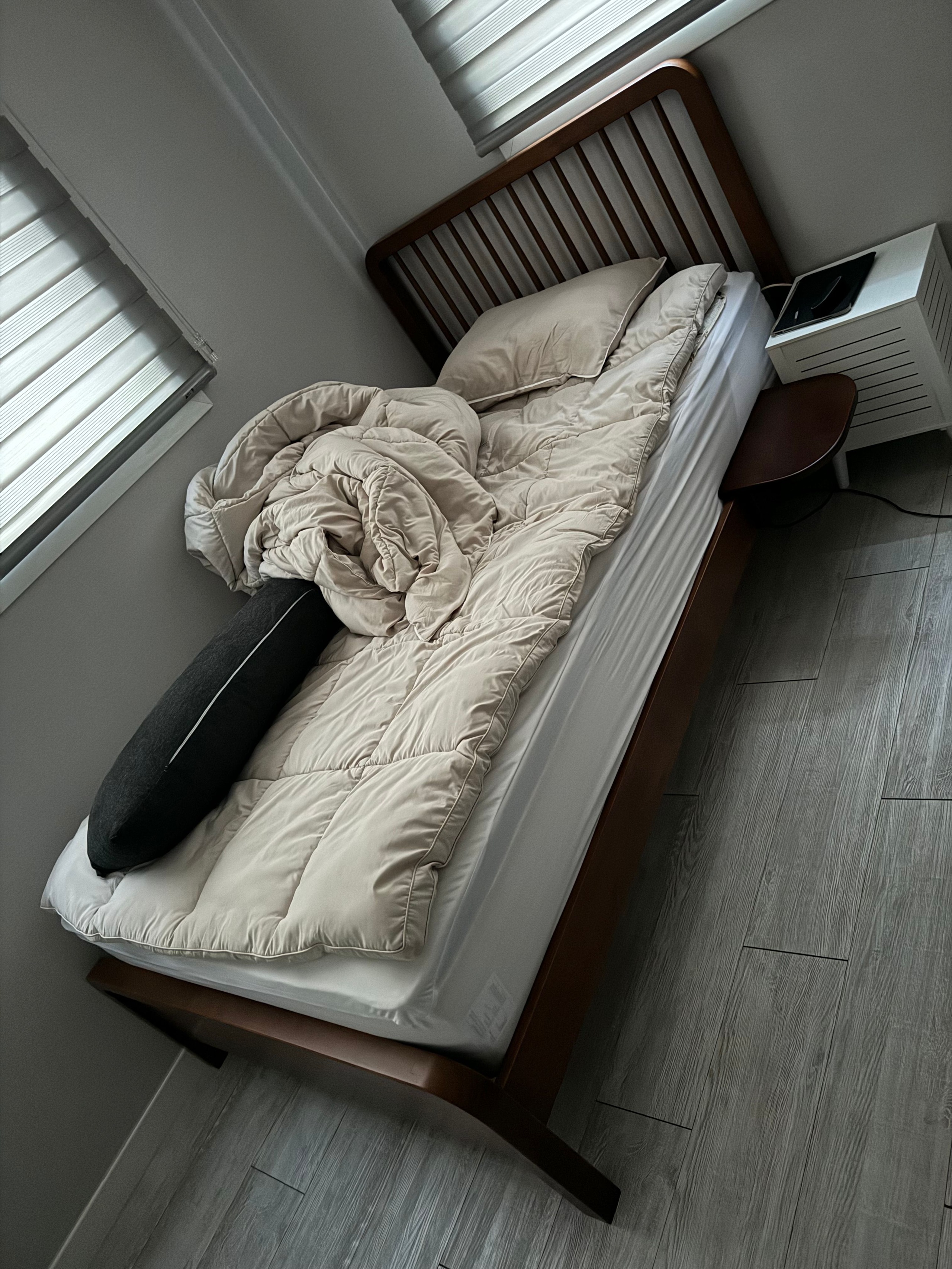 '덴버 SE0등급 사계절 고무나무 원목침대 프레임 SS/Q' 제품으로 꾸민 유저들의 스타일링샷 | 오늘의집 유저들의 집꾸미기