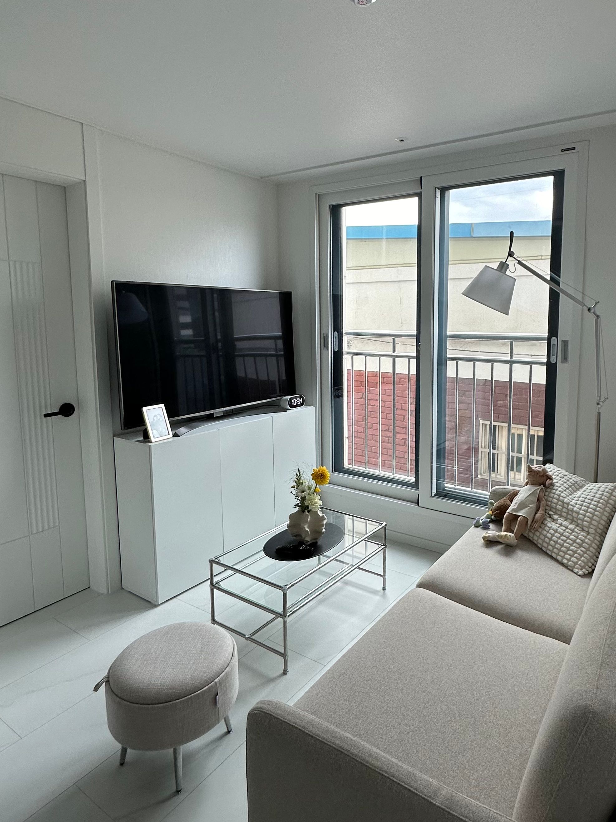 '[리퍼] 모노 높은 수납장 1200 E0목재 LPM 다용도 슬림 선반 와이드 수납장' 제품으로 꾸민 유저들의 스타일링샷 | 오늘의집 유저들의 집꾸미기