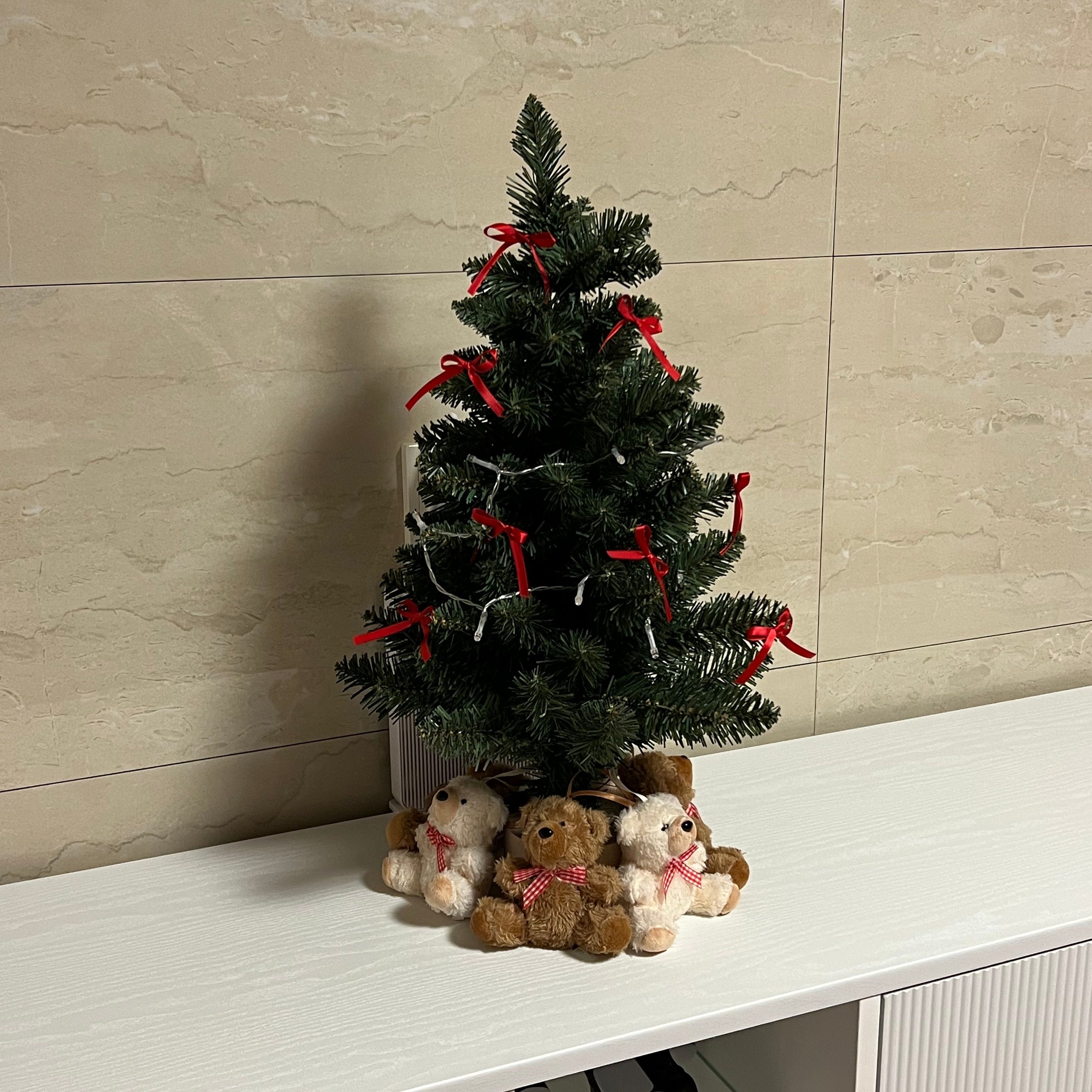 '밀라노 1800 거실장 라운드 3D 템바 티비다이 티비장 높은거실장 2colo' 제품으로 꾸민 유저들의 스타일링샷 | 오늘의집 유저들의 집꾸미기