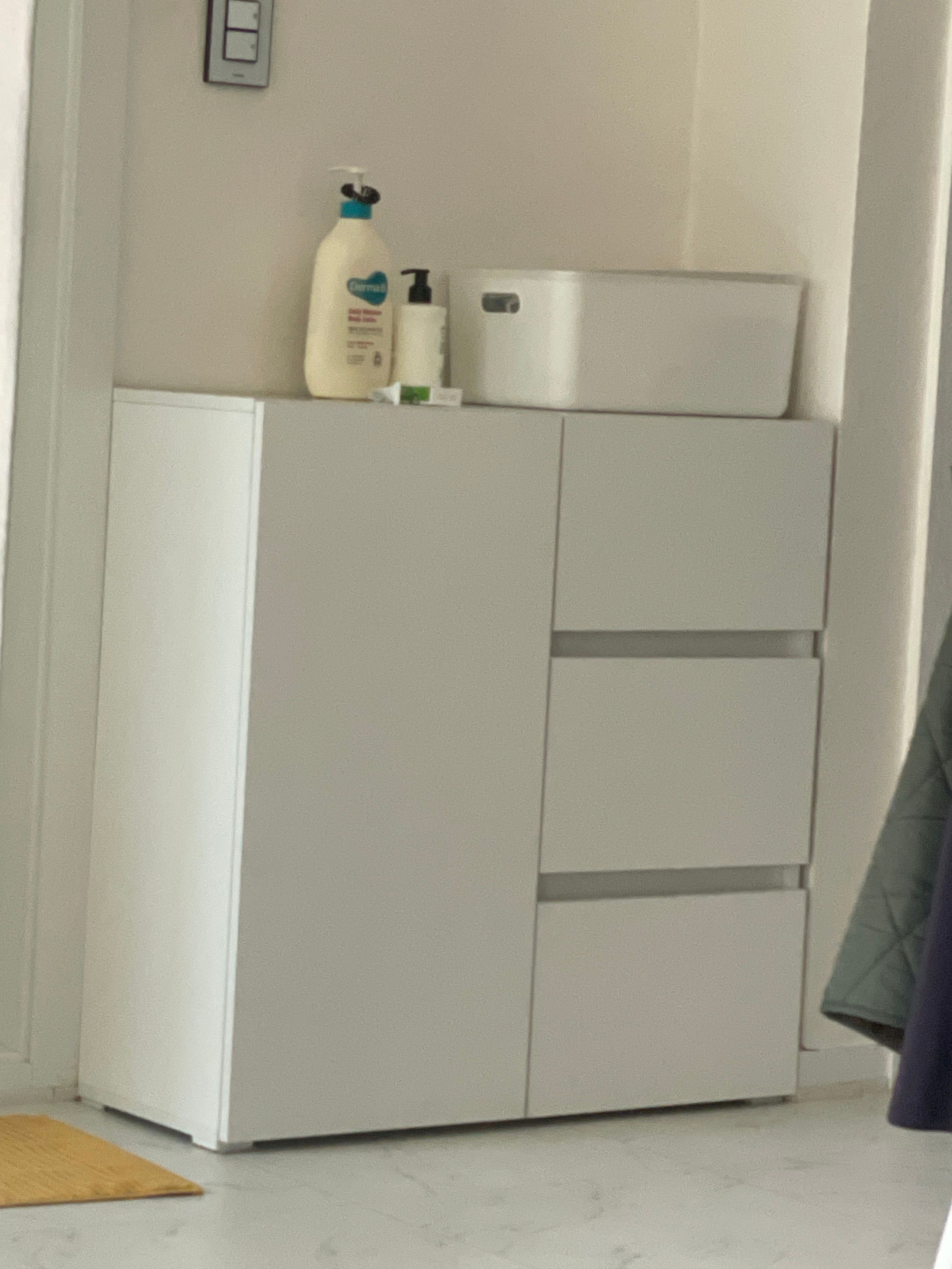 '[리퍼] 모노 높은 3단 서랍수납장 800 E0목재 LPM 다용도 슬림 서랍장' 제품으로 꾸민 유저들의 스타일링샷 | 오늘의집 유저들의 집꾸미기